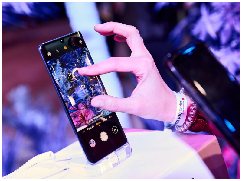 Huaweiâ€™s latest P Series phones have superpowers